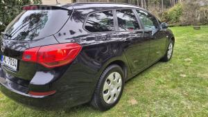 Melns Opel Astra 2011 Jūrmala, ar dzinēja tilpumu 1.60 L un nobraukumu 258 tūkst. km par 3200 €, foto 3 vietnē AUTOMOTO.COM.LV