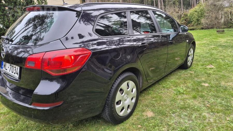 Melns Opel Astra 2011 Jūrmala, ar dzinēja tilpumu 1.60 L un nobraukumu 258 tūkst. km par 3200 €, foto 3 vietnē AUTOMOTO.COM.LV