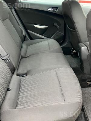 Black Opel Astra 2011 in Talsi, with an engine capacity of 1.70 L and mileage of 297 thousand km for 3999 €, photo 15 on AUTOMOTO.COM.LV