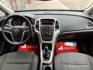 Black Opel Astra 2011 in Talsi, with an engine capacity of 1.70 L and mileage of 297 thousand km for 3999 €, photo 17 on AUTOMOTO.COM.LV
