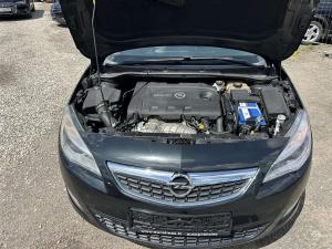 Black Opel Astra 2011 in Kaunas, with an engine capacity of 1.96 L and mileage of 276 thousand km for 2650 €, photo 17 on AUTOMOTO.COM.LV