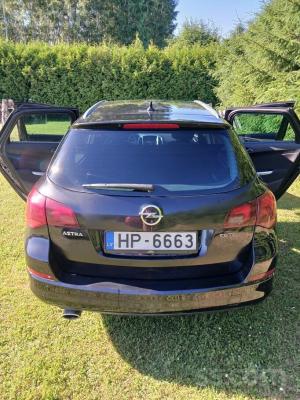 Melns Opel Astra 2011 Rīga, ar dzinēja tilpumu 2.00 L un nobraukumu 378 tūkst. km par 3000 €, foto 4 vietnē AUTOMOTO.COM.LV
