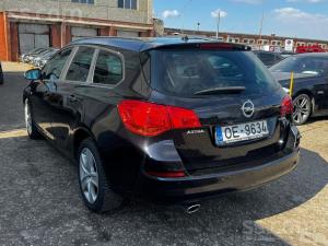 Melns Opel Astra 2011 Daugavpils, ar dzinēja tilpumu 1.40 L un nobraukumu 243 tūkst. km par 4450 €, foto 5 vietnē AUTOMOTO.COM.LV