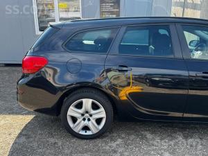 Melns Opel Astra 2011 Daugavpils, ar dzinēja tilpumu 1.40 L un nobraukumu 243 tūkst. km par 4450 €, foto 9 vietnē AUTOMOTO.COM.LV