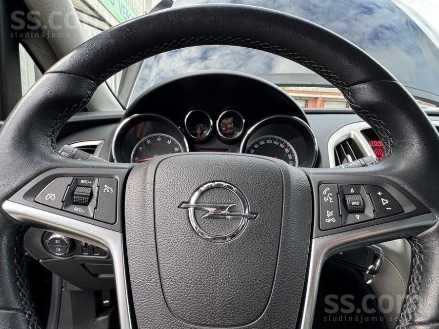 Melns Opel Astra 2011 Daugavpils, ar dzinēja tilpumu 1.40 L un nobraukumu 243 tūkst. km par 4450 €, foto 13 vietnē AUTOMOTO.COM.LV