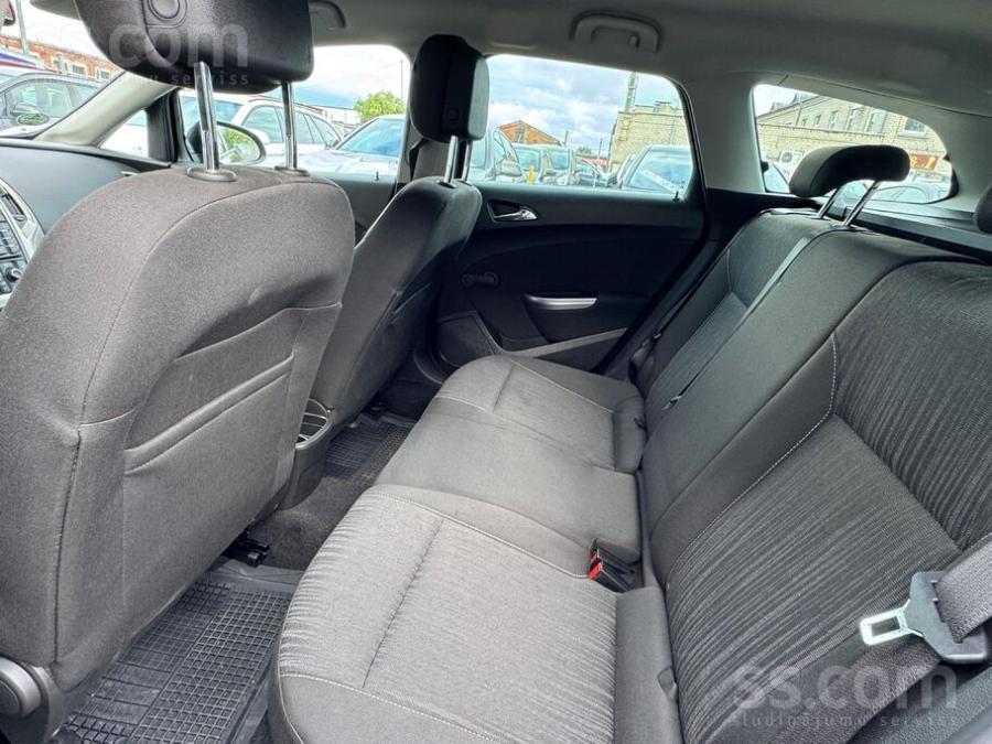 Melns Opel Astra 2011 Daugavpils, ar dzinēja tilpumu 1.40 L un nobraukumu 243 tūkst. km par 4450 €, foto 17 vietnē AUTOMOTO.COM.LV