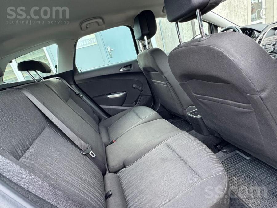 Melns Opel Astra 2011 Daugavpils, ar dzinēja tilpumu 1.40 L un nobraukumu 243 tūkst. km par 4450 €, foto 18 vietnē AUTOMOTO.COM.LV