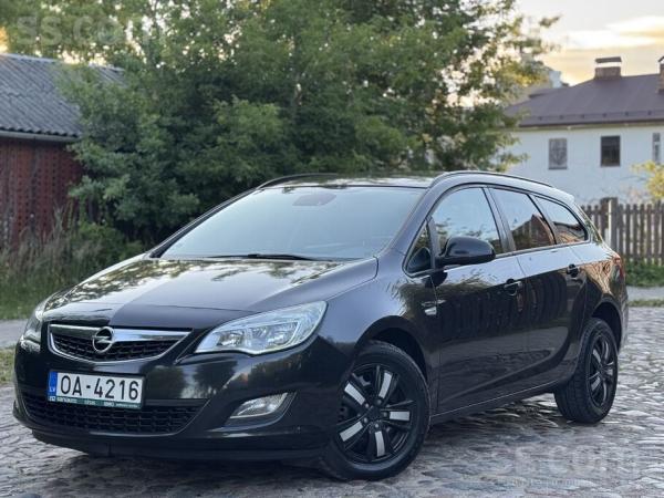 Melns Opel Astra 2011 Jelgava, ar dzinēja tilpumu 1.70 L un nobraukumu 230 tūkst. km par 2650 €, foto 3 vietnē AUTOMOTO.COM.LV