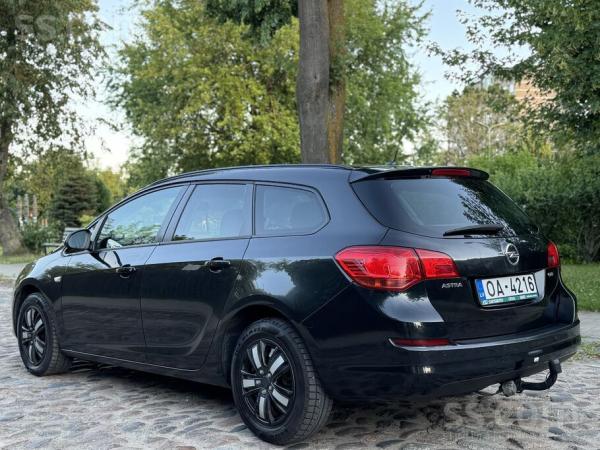 Melns Opel Astra 2011 Jelgava, ar dzinēja tilpumu 1.70 L un nobraukumu 230 tūkst. km par 2650 €, foto 6 vietnē AUTOMOTO.COM.LV