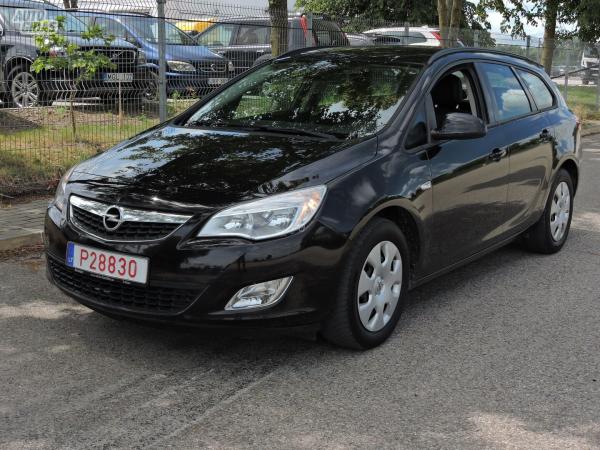 Melns Opel Astra 2011 Marijampole, ar dzinēja tilpumu 1.70 L un nobraukumu 228 tūkst. km par 3050 €, foto 3 vietnē AUTOMOTO.COM.LV