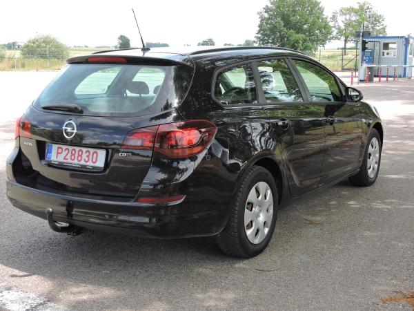 Melns Opel Astra 2011 Marijampole, ar dzinēja tilpumu 1.70 L un nobraukumu 228 tūkst. km par 3050 €, foto 5 vietnē AUTOMOTO.COM.LV
