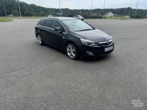 Melns Opel Astra 2011 Kauņa, ar dzinēja tilpumu 2.00 L un nobraukumu 370 tūkst. km par 3200 €, foto 3 vietnē AUTOMOTO.COM.LV