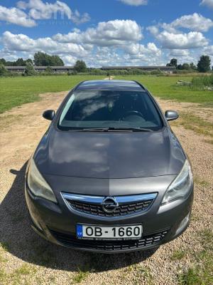 Melns Opel Astra 2011 Jēkabpils, ar dzinēja tilpumu 1.70 L un nobraukumu 227 tūkst. km par 4050 €, foto 5 vietnē AUTOMOTO.COM.LV