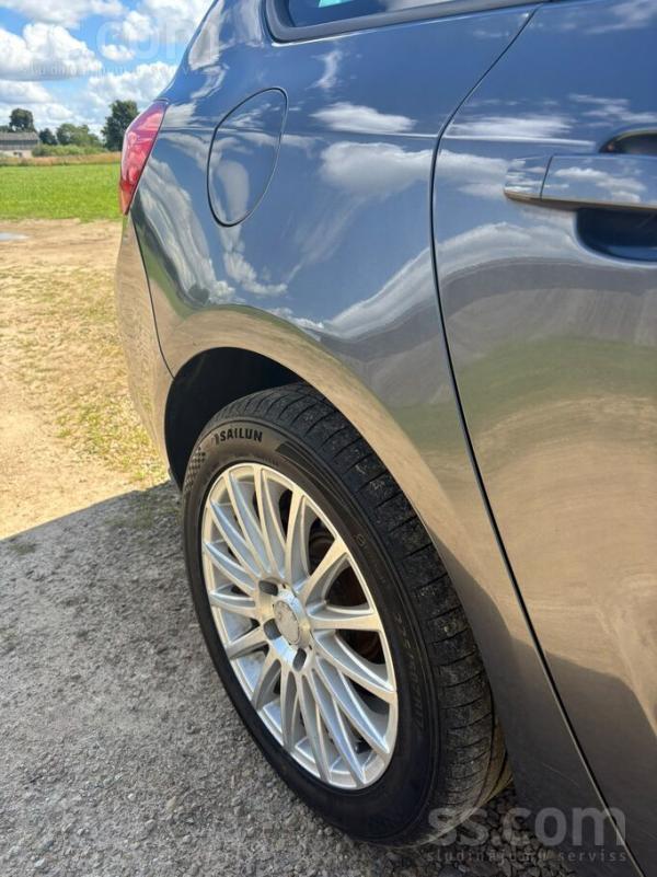 Melns Opel Astra 2011 Jēkabpils, ar dzinēja tilpumu 1.70 L un nobraukumu 227 tūkst. km par 4050 €, foto 5 vietnē AUTOMOTO.COM.LV