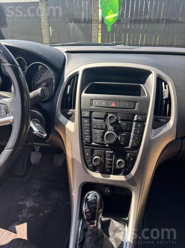 Melns Opel Astra 2011 Jēkabpils, ar dzinēja tilpumu 1.70 L un nobraukumu 227 tūkst. km par 4050 €, foto 10 vietnē AUTOMOTO.COM.LV