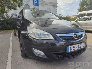 Melns Opel Astra 2011 Daugavpils, ar dzinēja tilpumu 1.70 L un nobraukumu 233 tūkst. km par 3000 €, foto 3 vietnē AUTOMOTO.COM.LV