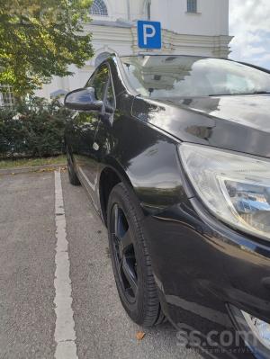 Melns Opel Astra 2011 Daugavpils, ar dzinēja tilpumu 1.70 L un nobraukumu 233 tūkst. km par 3000 €, foto 4 vietnē AUTOMOTO.COM.LV