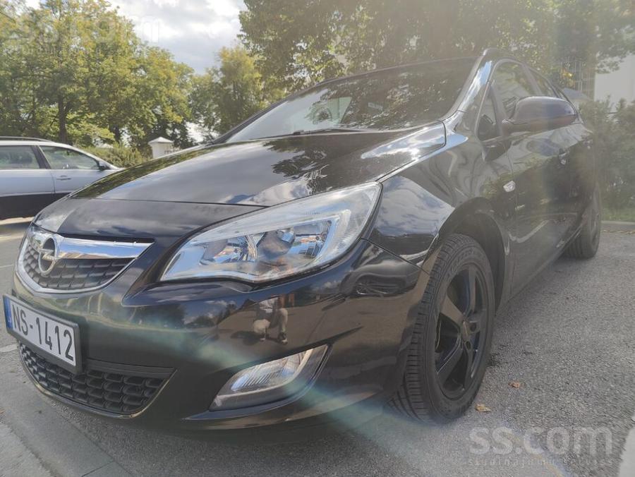 Melns Opel Astra 2011 Daugavpils, ar dzinēja tilpumu 1.70 L un nobraukumu 233 tūkst. km par 3000 €, foto 6 vietnē AUTOMOTO.COM.LV