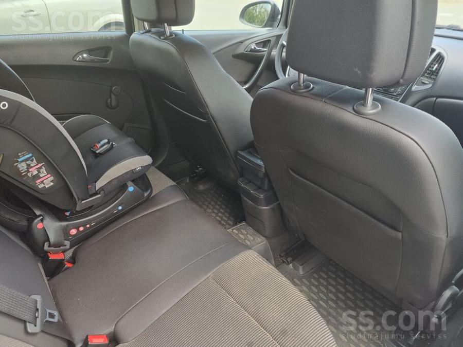Melns Opel Astra 2011 Daugavpils, ar dzinēja tilpumu 1.70 L un nobraukumu 233 tūkst. km par 3000 €, foto 23 vietnē AUTOMOTO.COM.LV