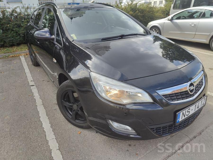 Melns Opel Astra 2011 Daugavpils, ar dzinēja tilpumu 1.70 L un nobraukumu 233 tūkst. km par 3000 €, foto 24 vietnē AUTOMOTO.COM.LV