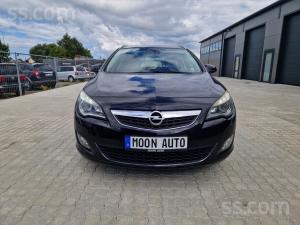 Melns Opel Astra 2011 Liepāja, ar dzinēja tilpumu 1.40 L un nobraukumu 277 tūkst. km par 3990 €, foto 3 vietnē AUTOMOTO.COM.LV