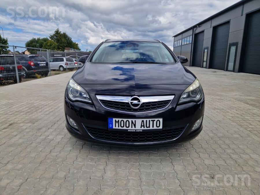 Melns Opel Astra 2011 Liepāja, ar dzinēja tilpumu 1.40 L un nobraukumu 277 tūkst. km par 3990 €, foto 3 vietnē AUTOMOTO.COM.LV