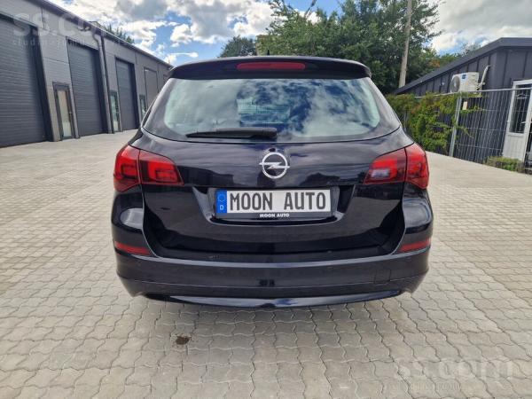 Black Opel Astra 2011 in Liepaja, with an engine capacity of 1.40 L and mileage of 277 thousand km for 3990 €, photo 6 on AUTOMOTO.COM.LV