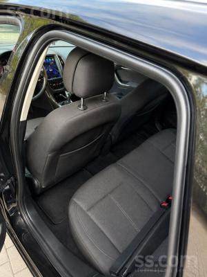 Black Opel Astra 2011 in Riga, with an engine capacity of 1.70 L and mileage of 270 thousand km for 3500 €, photo 8 on AUTOMOTO.COM.LV