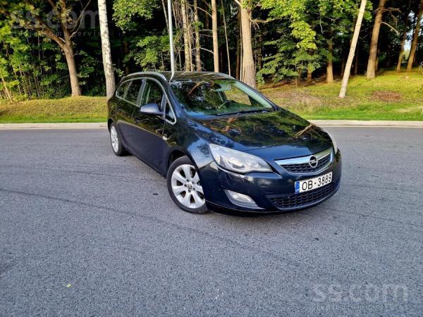 Melns Opel Astra 2011 Jelgava, ar dzinēja tilpumu 2.00 L un nobraukumu 440 tūkst. km par 2850 €, foto 3 vietnē AUTOMOTO.COM.LV