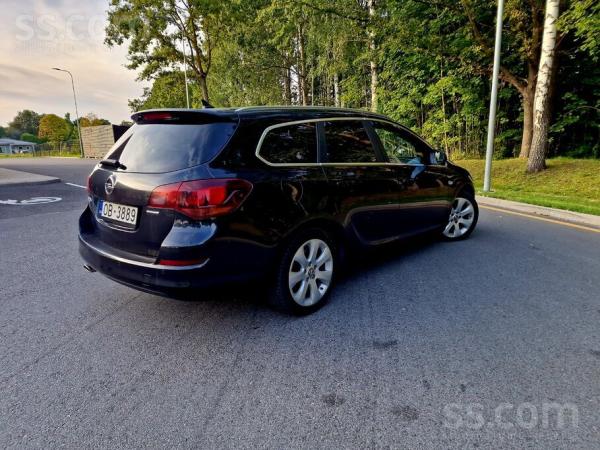 Melns Opel Astra 2011 Jelgava, ar dzinēja tilpumu 2.00 L un nobraukumu 440 tūkst. km par 2850 €, foto 4 vietnē AUTOMOTO.COM.LV