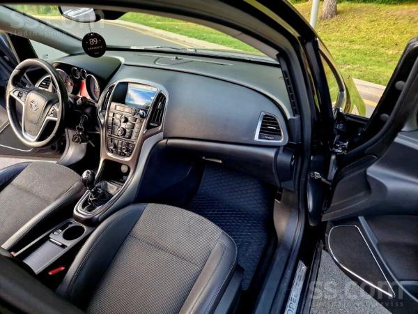 Melns Opel Astra 2011 Jelgava, ar dzinēja tilpumu 2.00 L un nobraukumu 440 tūkst. km par 2850 €, foto 9 vietnē AUTOMOTO.COM.LV