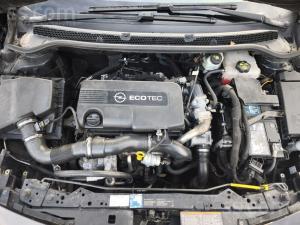 Black Opel Astra 2011 in Bauska, with an engine capacity of 1.70 L and mileage of 341 thousand km for 2550 €, photo 12 on AUTOMOTO.COM.LV