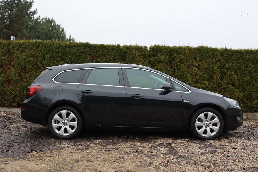 Melns Opel Astra 2012 Alīta, ar dzinēja tilpumu 1.70 L un nobraukumu 242 tūkst. km par 3400 €, foto 6 vietnē AUTOMOTO.COM.LV