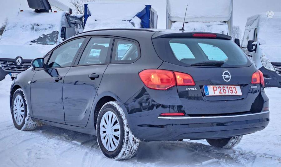 Black Opel Astra 2012 in Taurage, with an engine capacity of 1.25 L and mileage of 269 thousand km for 2900 €, photo 5 on AUTOMOTO.COM.LV