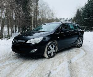Black Opel Astra 2012 in Radviliskis, with an engine capacity of 1.40 L and mileage of 197 thousand km for 2700 €, photo  on AUTOMOTO.COM.LV