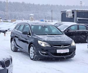 Black Opel Astra 2012 in Vilnius, with an engine capacity of 1.69 L and mileage of 282 thousand km for 4450 €, photo 11 on AUTOMOTO.COM.LV