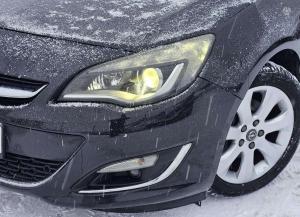 Black Opel Astra 2012 in Vilnius, with an engine capacity of 1.69 L and mileage of 282 thousand km for 4450 €, photo 13 on AUTOMOTO.COM.LV