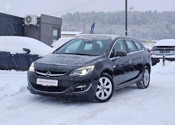 Black Opel Astra 2012 in Vilnius, with an engine capacity of 1.69 L and mileage of 282 thousand km for 4450 €, photo 4 on AUTOMOTO.COM.LV