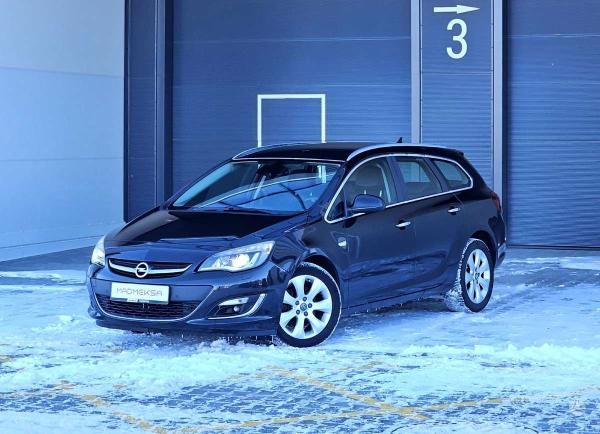 Black Opel Astra 2012 in Vilnius, with an engine capacity of 1.69 L and mileage of 282 thousand km for 4450 €, photo 8 on AUTOMOTO.COM.LV