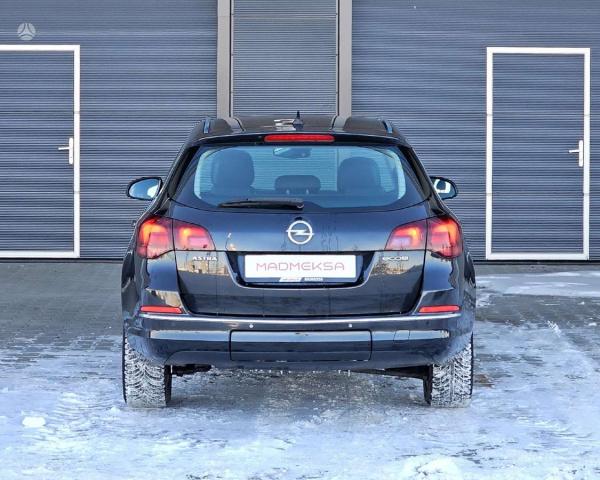 Black Opel Astra 2012 in Vilnius, with an engine capacity of 1.69 L and mileage of 282 thousand km for 4450 €, photo 10 on AUTOMOTO.COM.LV