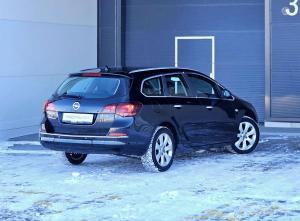 Black Opel Astra 2012 in Vilnius, with an engine capacity of 1.69 L and mileage of 282 thousand km for 4450 €, photo 7 on AUTOMOTO.COM.LV