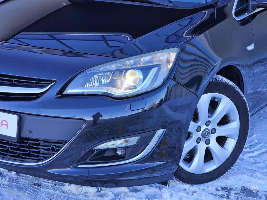 Black Opel Astra 2012 in Vilnius, with an engine capacity of 1.69 L and mileage of 282 thousand km for 4450 €, photo 16 on AUTOMOTO.COM.LV