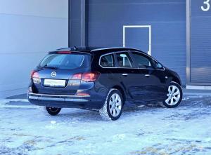 Black Opel Astra 2012 in Vilnius, with an engine capacity of 1.69 L and mileage of 282 thousand km for 3950 €, photo 9 on AUTOMOTO.COM.LV
