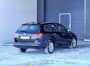 Black Opel Astra 2012 in Vilnius, with an engine capacity of 1.69 L and mileage of 282 thousand km for 3950 €, photo 13 on AUTOMOTO.COM.LV