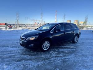 Black Opel Astra 2012 in Vilnius, with an engine capacity of 1.69 L and mileage of 302 thousand km for 2999 €, photo  on AUTOMOTO.COM.LV