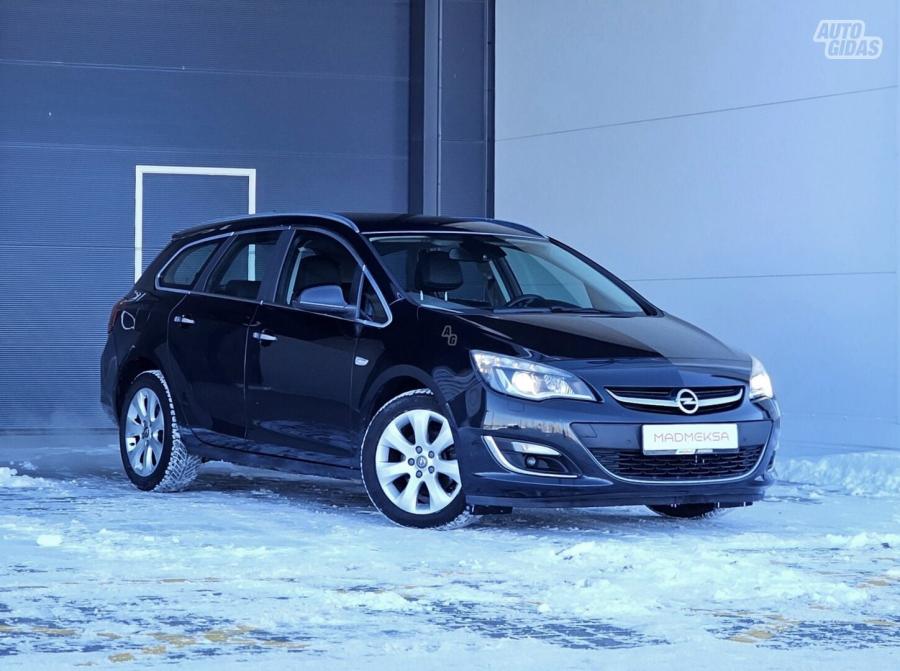 Black Opel Astra 2012 in Vilnius, with an engine capacity of 1.70 L and mileage of 282 thousand km for 3950 €, photo 1 on AUTOMOTO.COM.LV