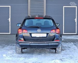 Black Opel Astra 2012 in Vilnius, with an engine capacity of 1.70 L and mileage of 282 thousand km for 3950 €, photo 7 on AUTOMOTO.COM.LV