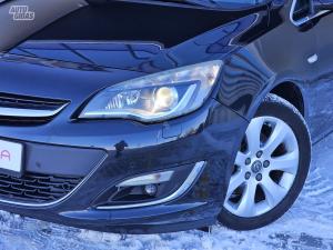 Black Opel Astra 2012 in Vilnius, with an engine capacity of 1.70 L and mileage of 282 thousand km for 3950 €, photo 12 on AUTOMOTO.COM.LV