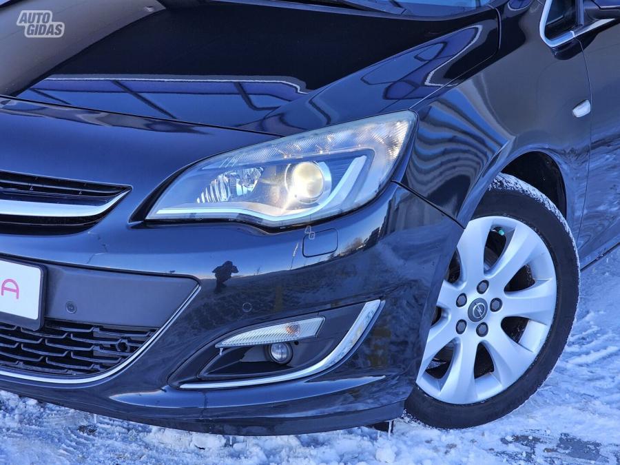 Black Opel Astra 2012 in Vilnius, with an engine capacity of 1.70 L and mileage of 282 thousand km for 3950 €, photo 12 on AUTOMOTO.COM.LV