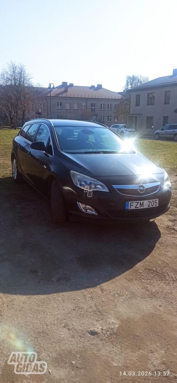 Melns Opel Astra 2012 Klaipėda, ar dzinēja tilpumu 1.40 L un nobraukumu 196 tūkst. km par 2950 €, foto 2 vietnē AUTOMOTO.COM.LV